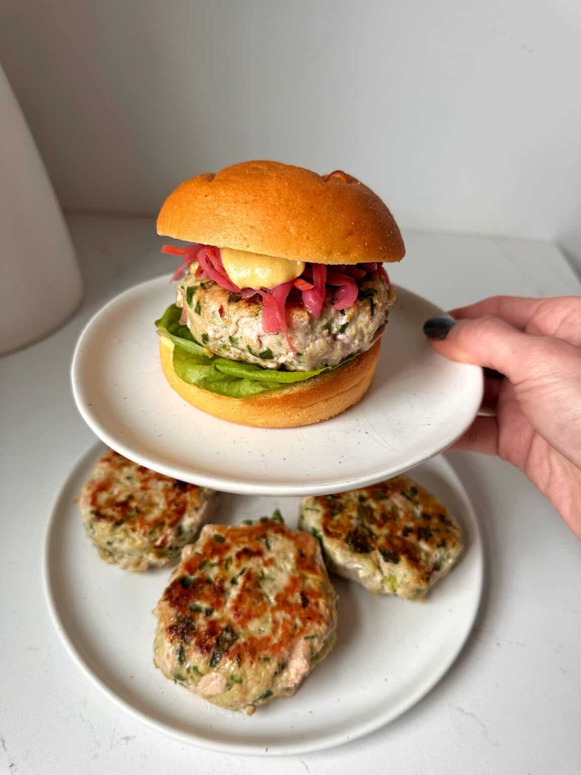 3-ingredient Chocolate Peanut Butter Crunch Bars - rachLmansfield