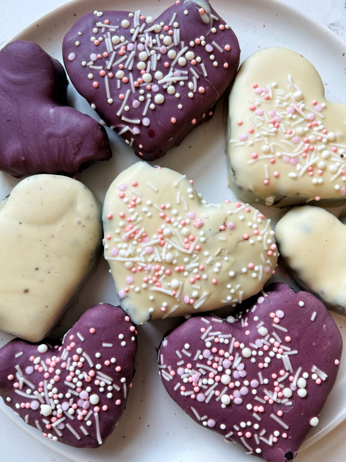 No-Bake "Oreo" Cookie Heart Truffles (gluten-free) - rachLmansfield