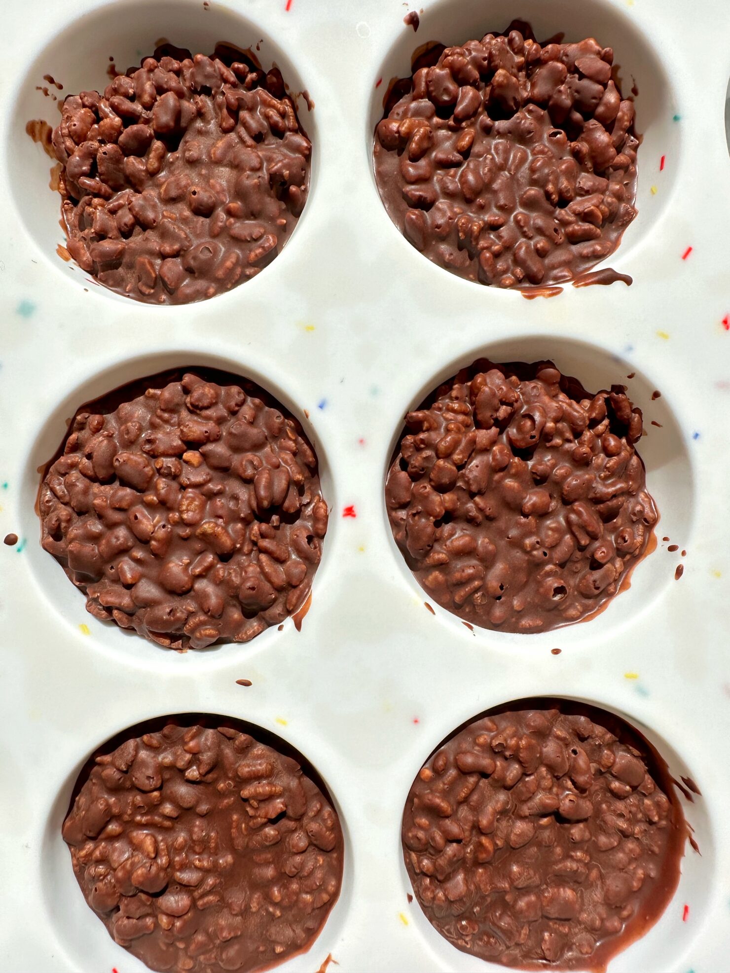 Chocolate Peanut Butter Crunch Cups - rachLmansfield