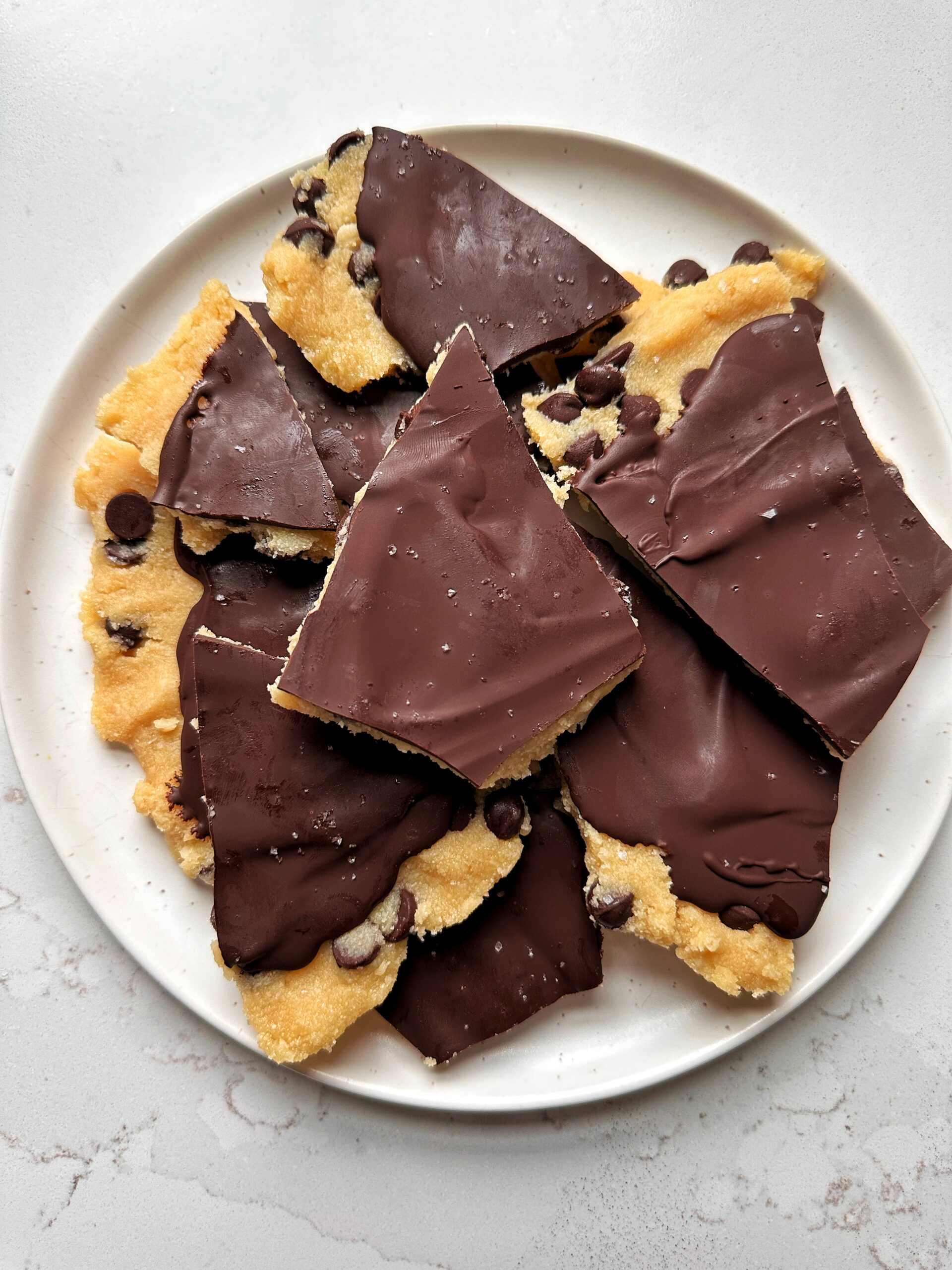 Chocolate Chip Cookie Dough Bark (vegan + gluten-free) - rachLmansfield
