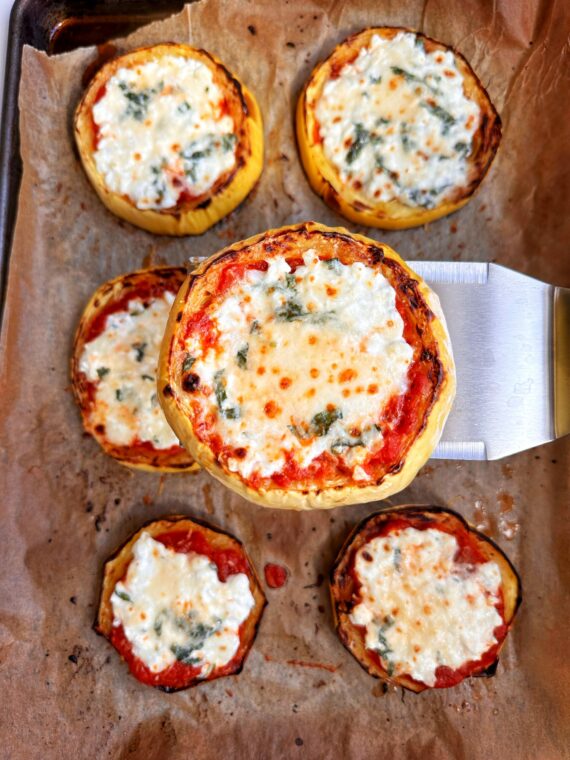 Delish Stuffed Spaghetti Squash Rings - rachLmansfield