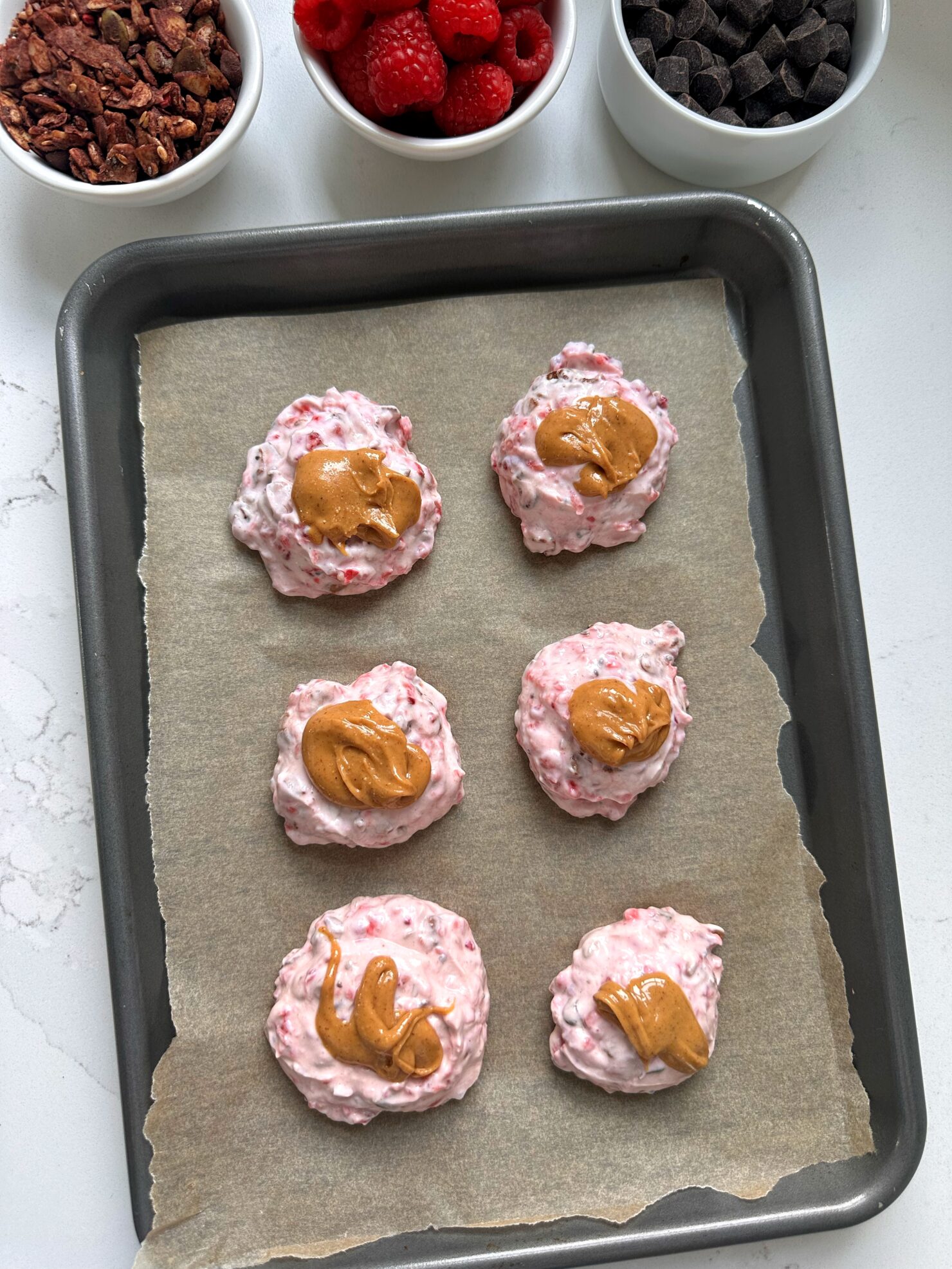 Raspberry Chocolate Yogurt Clusters - rachLmansfield