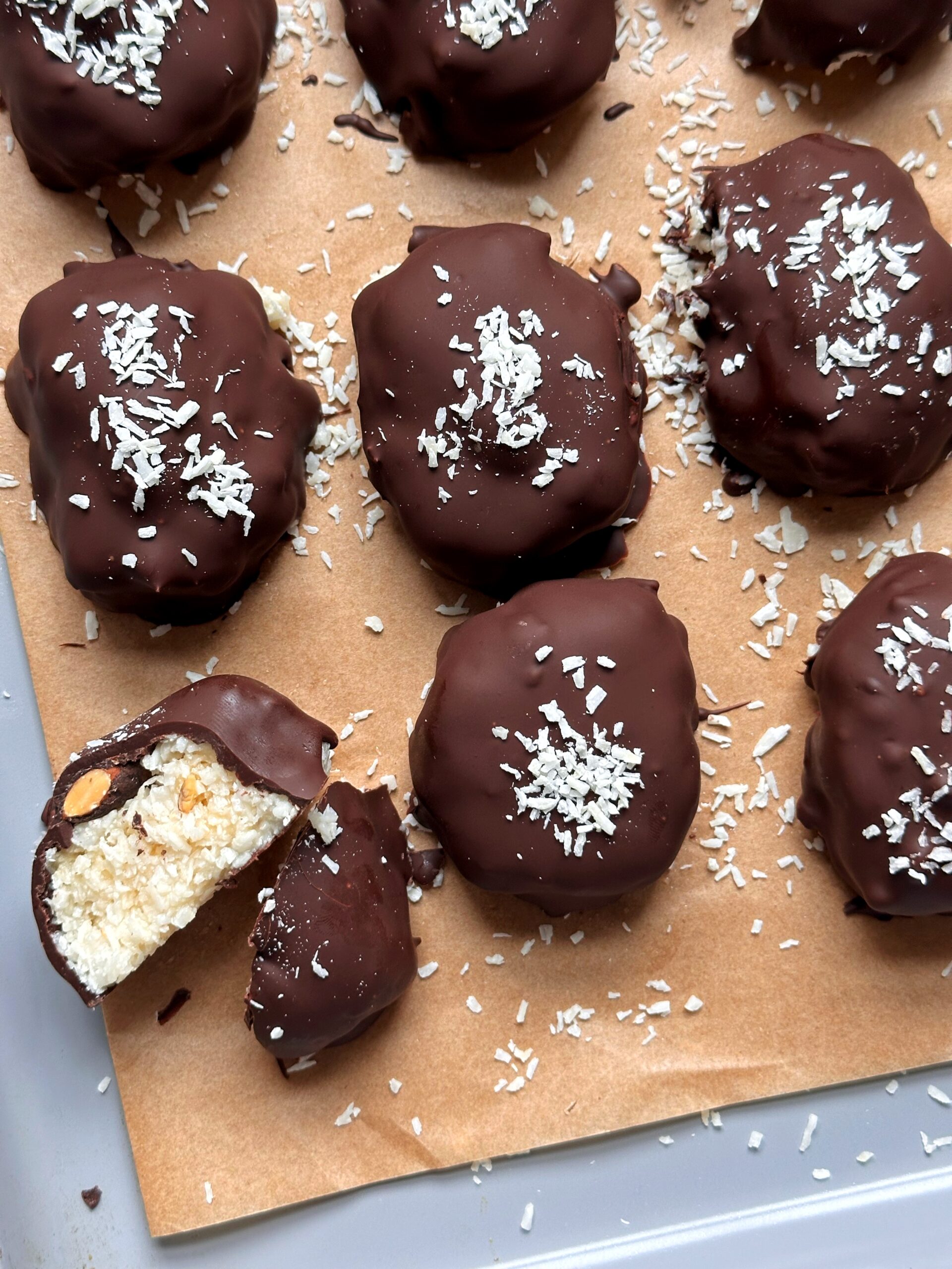 5-ingredient Homemade Almond Joy Candy Bars - rachLmansfield